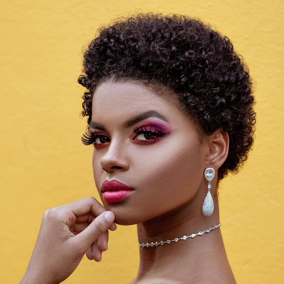 Spesial for mørk hud: Her er sminketipsene du burde ha fått for lenge ...