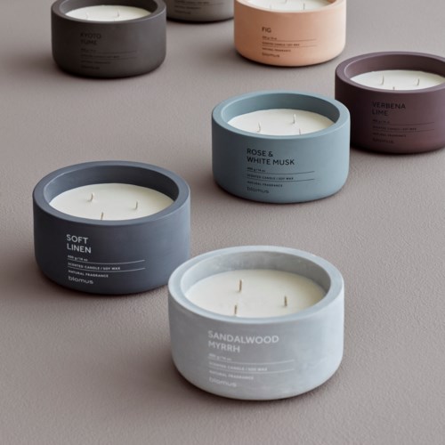 blomus Scented Candle Magnet Soft Linen 400 g | lyko.com