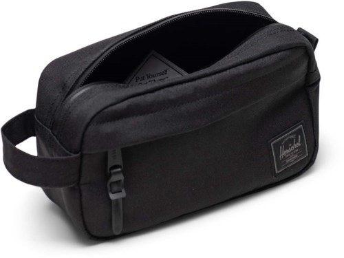 Herschel Chapter Small Travel Kit Black Tonal | lyko.com