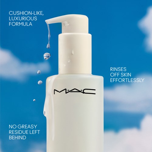 MAC Cosmetics Hyper Real Fresh Canvas Cleansing Oil 200 ml | lyko.com