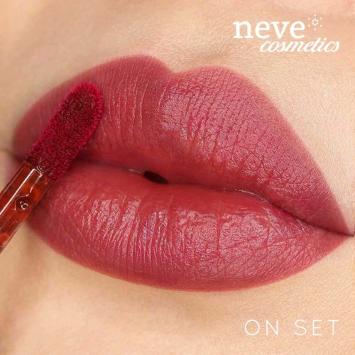 Neve Cosmetic Ruby Juice On Set | lyko.com