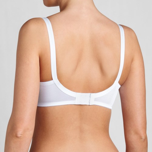 Triumph Classics Corsina Pretty N Vit 95D | lyko.com