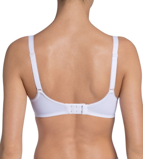 Triumph Classics Modern Elegance N Vit 95D | lyko.com