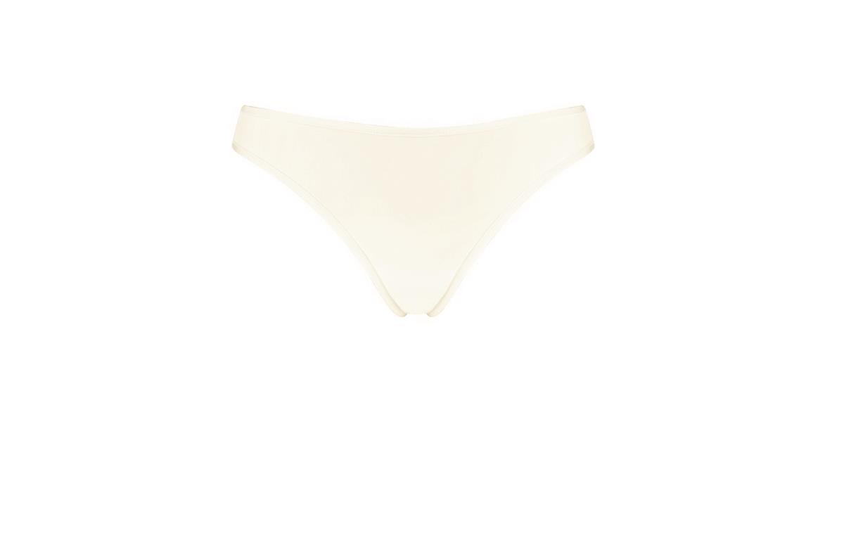 Triumph Curves True Forever String 40 | lyko.com