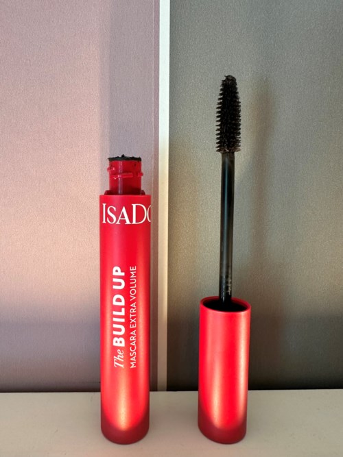 IsaDora Build Up Mascara Extra Volume 01 Super Black | lyko.com