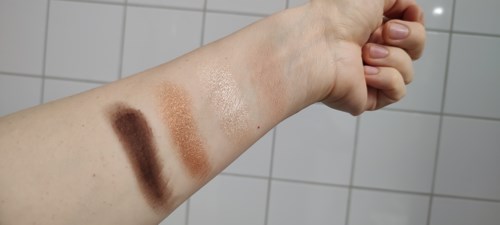 e.l.f. Bite-Size Eyeshadow Total Smokeshow | lyko.com